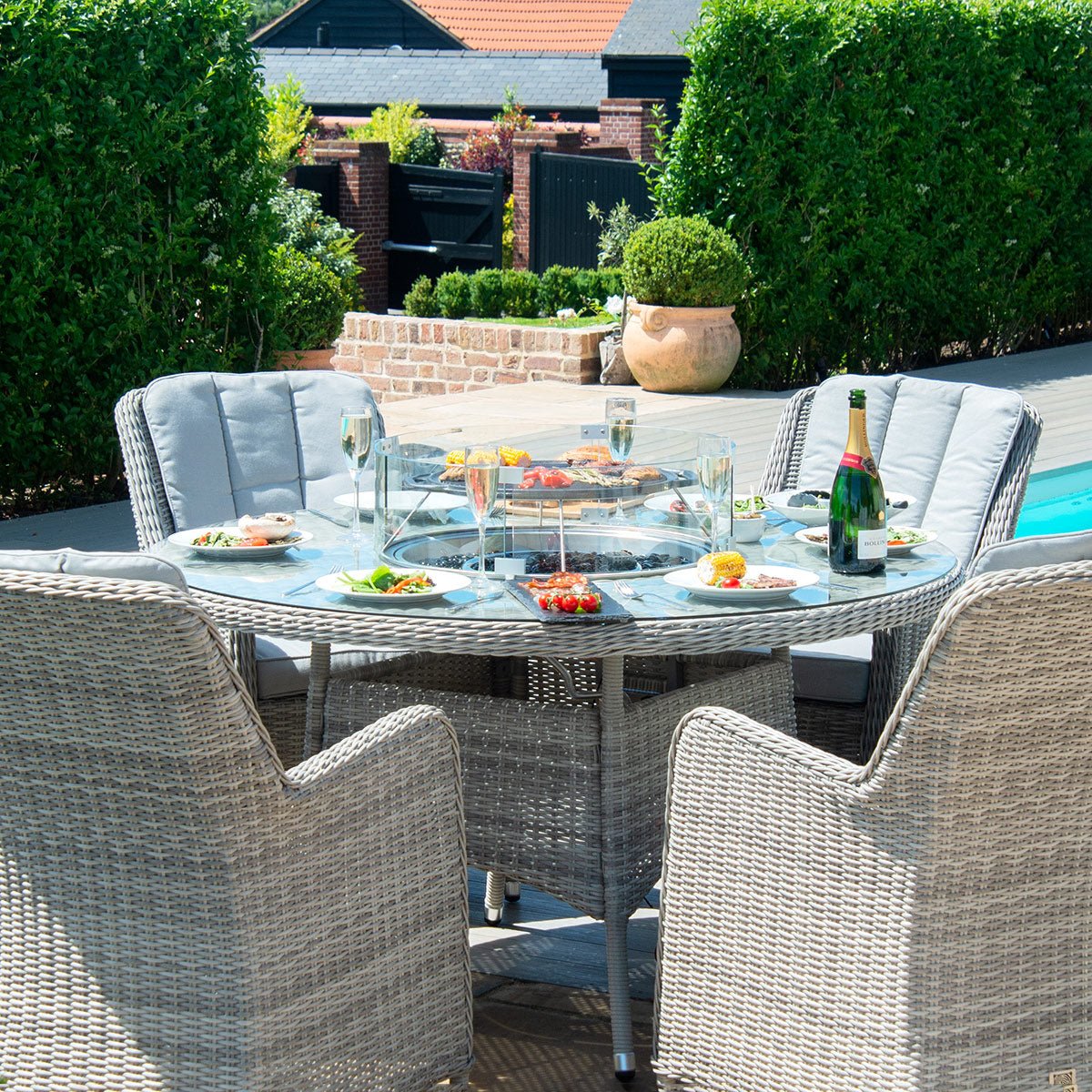 Maze - Oxford 6 Seat Round Fire Pit Dining Set with Venice Chairs and ...